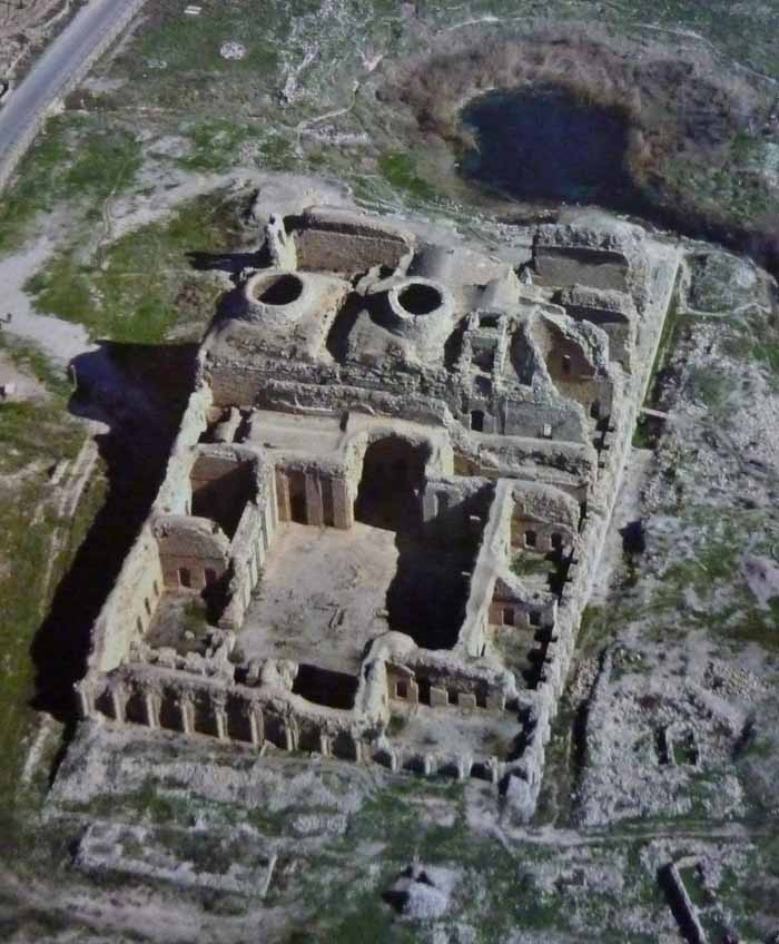 کاخ اردشیر بابکان فیروز آباد